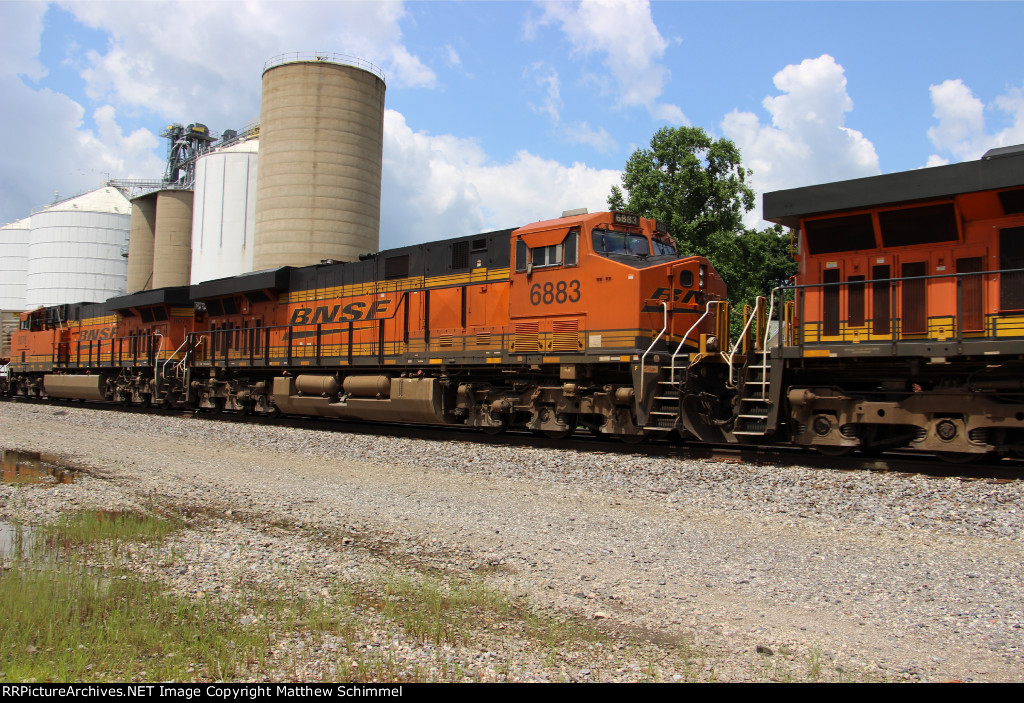 BNSF 6883